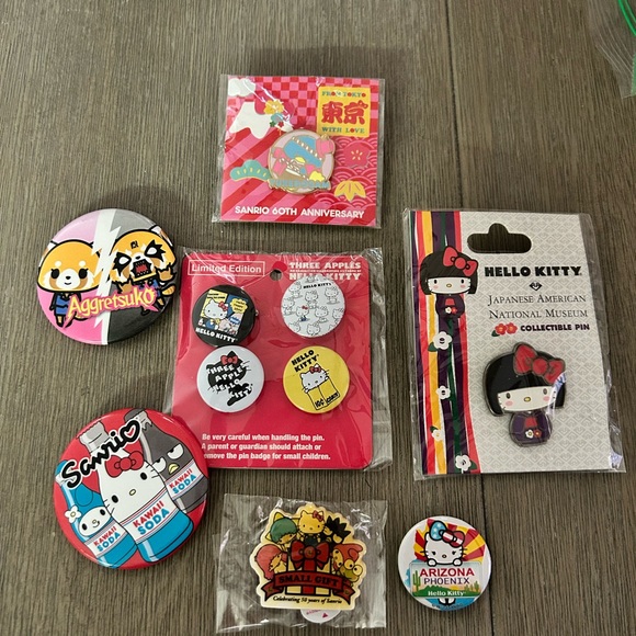 Hello Kitty | Accessories | Sanrio Hello Kitty Pins Buttons | Poshmark
